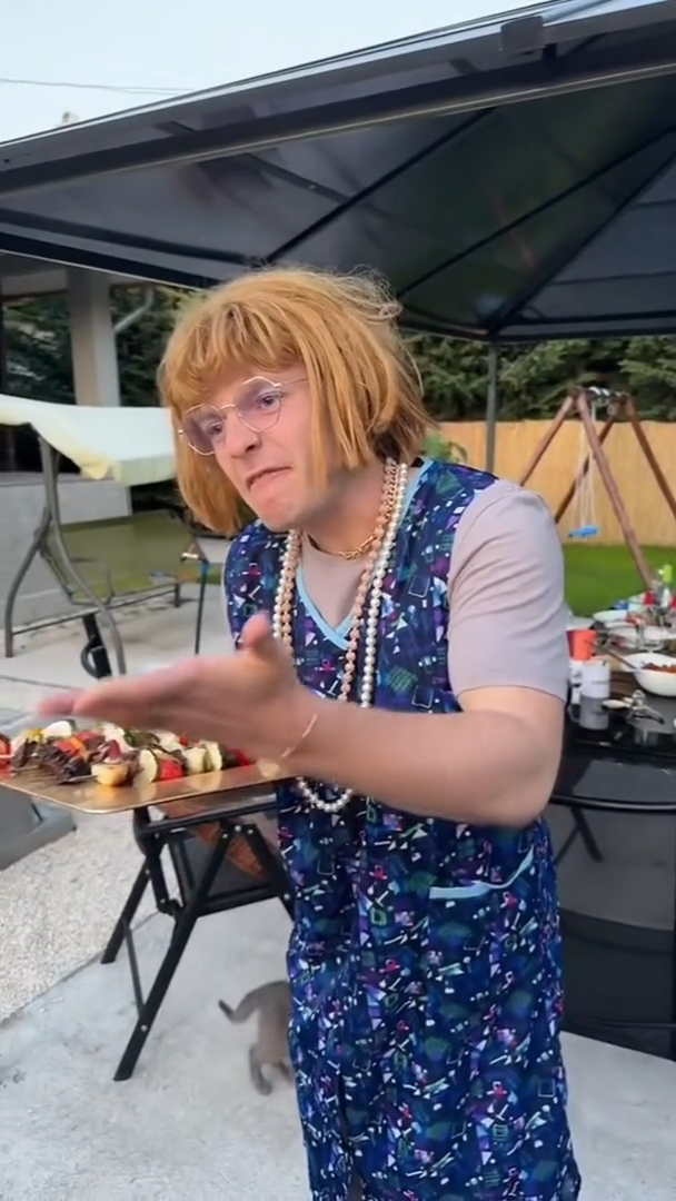 Lelepleztük a magyar TikTok fenegyerekét,, interjú, kapi, kapi levente ...