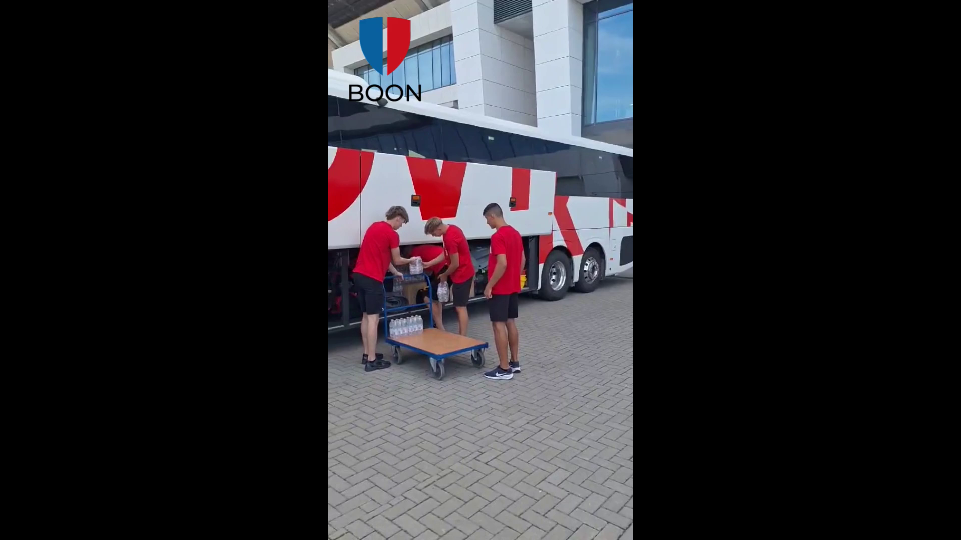 Elindult a DVTK nyári edzőtáborba, dvtk, foci, miskolc - Videa