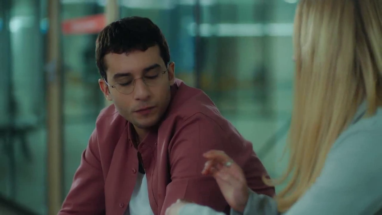 Nazli apja még mindig iszik, film/animáció - Videa