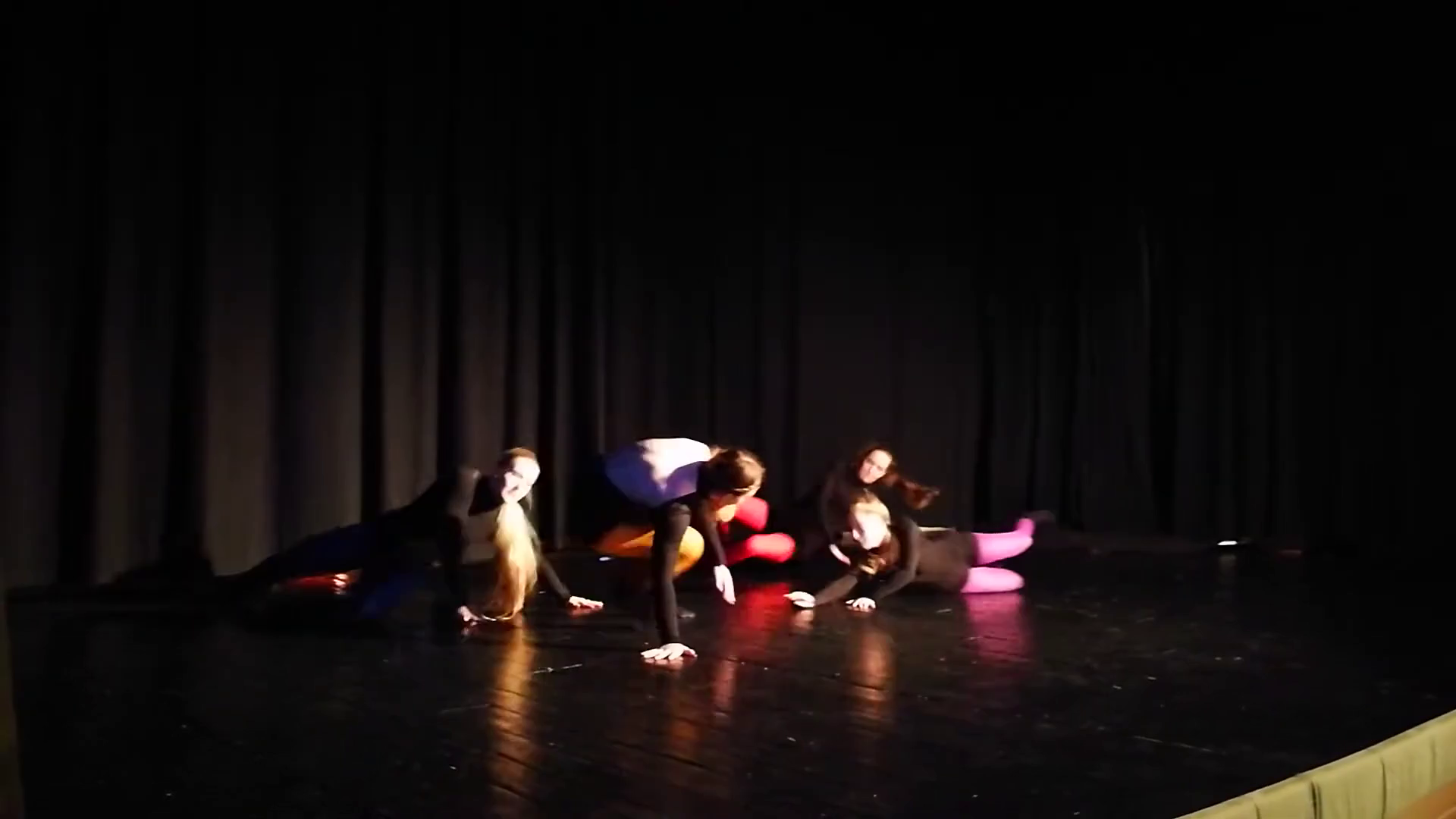 First Step Dance Club: Kötődés, First Step Dance Club, fringe ...