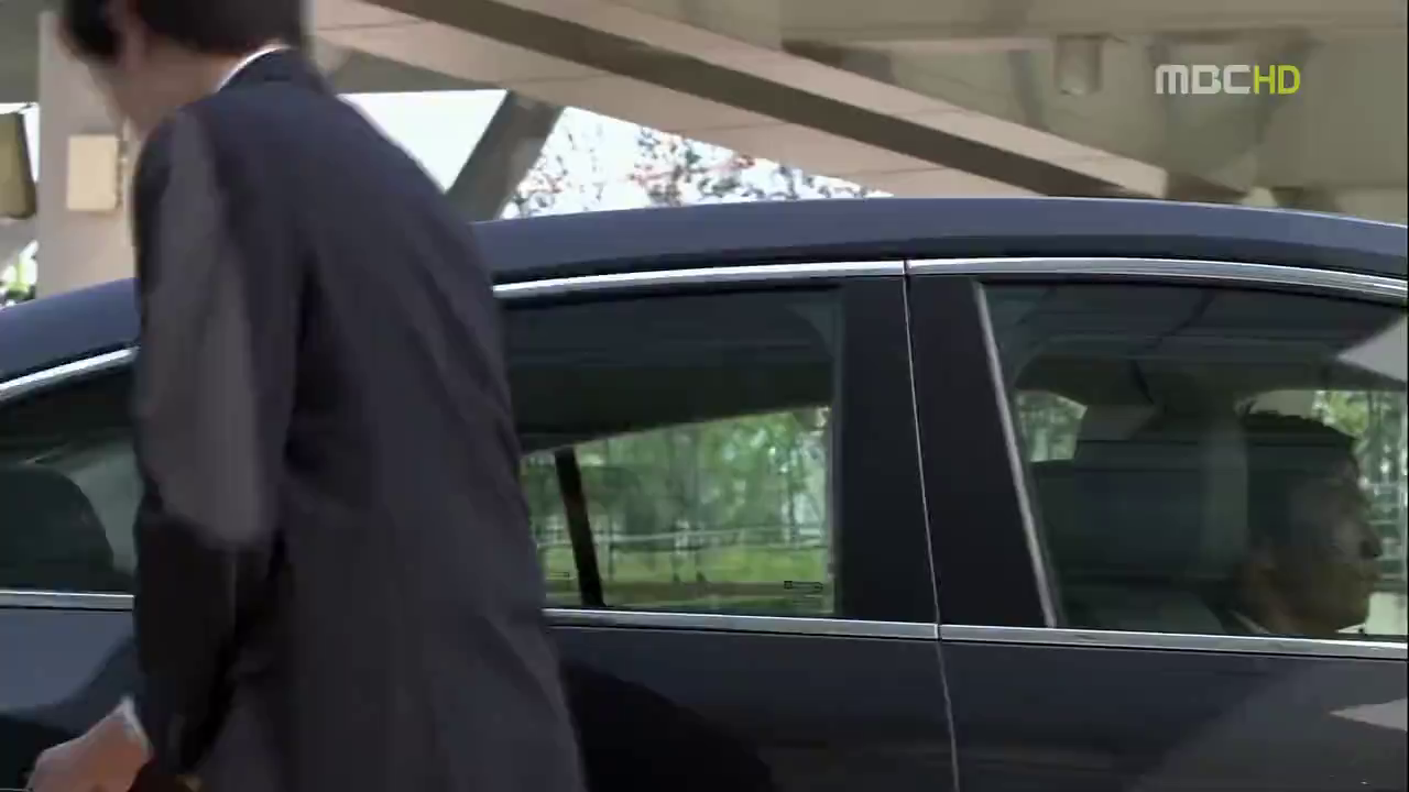 Miss Ripley E06, film/animáció - Videa