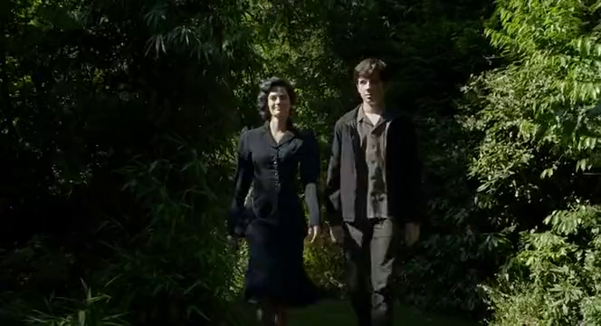 Vándorsólyom kisasszony különleges gyermekei., film - Videa