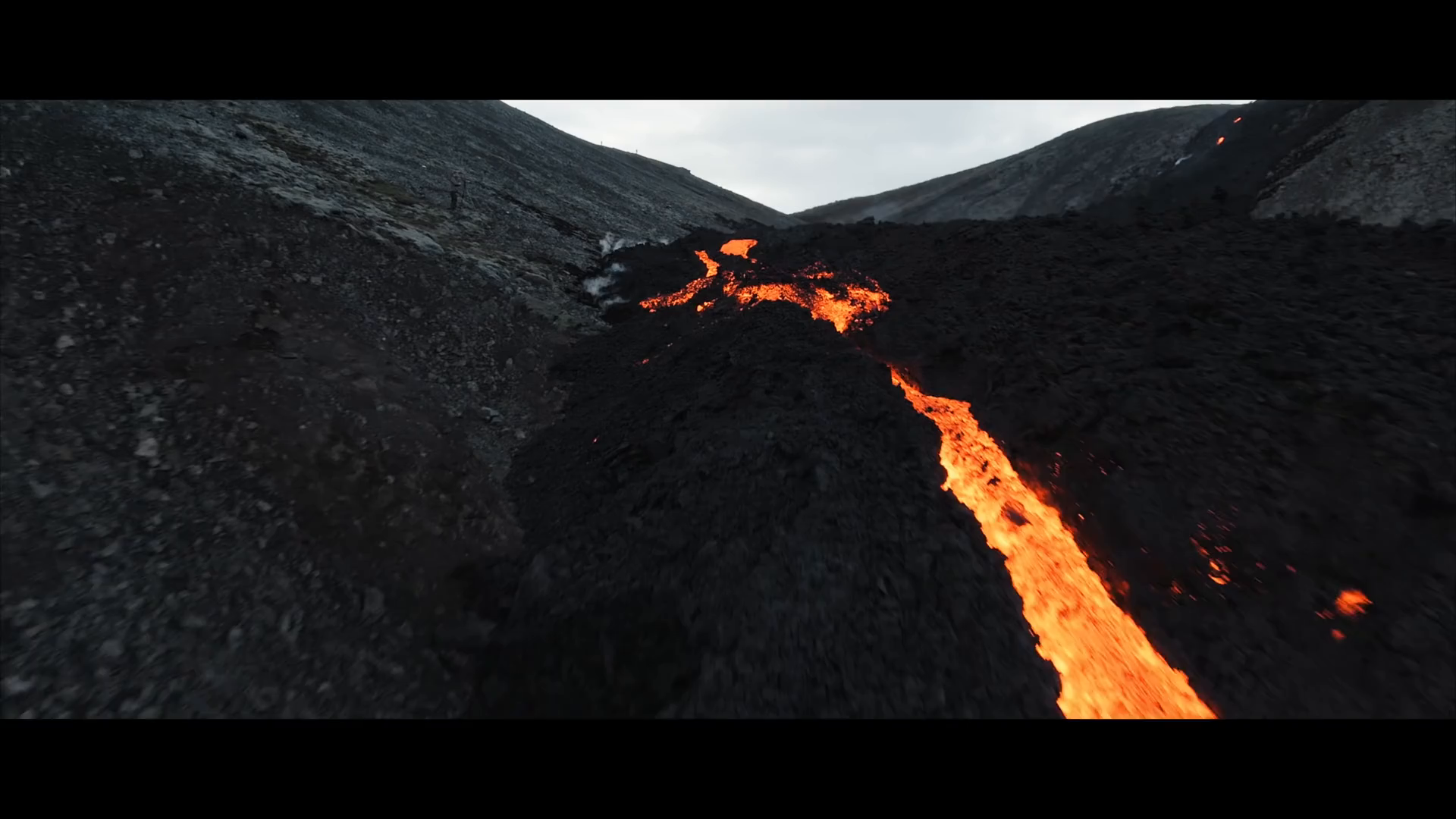 Egy gyönyörűséges IZLANDI vulkán kitörés, drone, iceland volcano ...