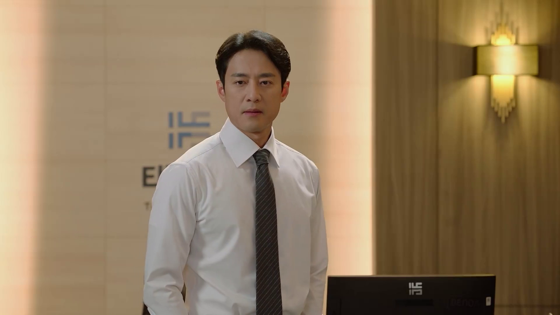 Live Your Own Life E24 - Videa