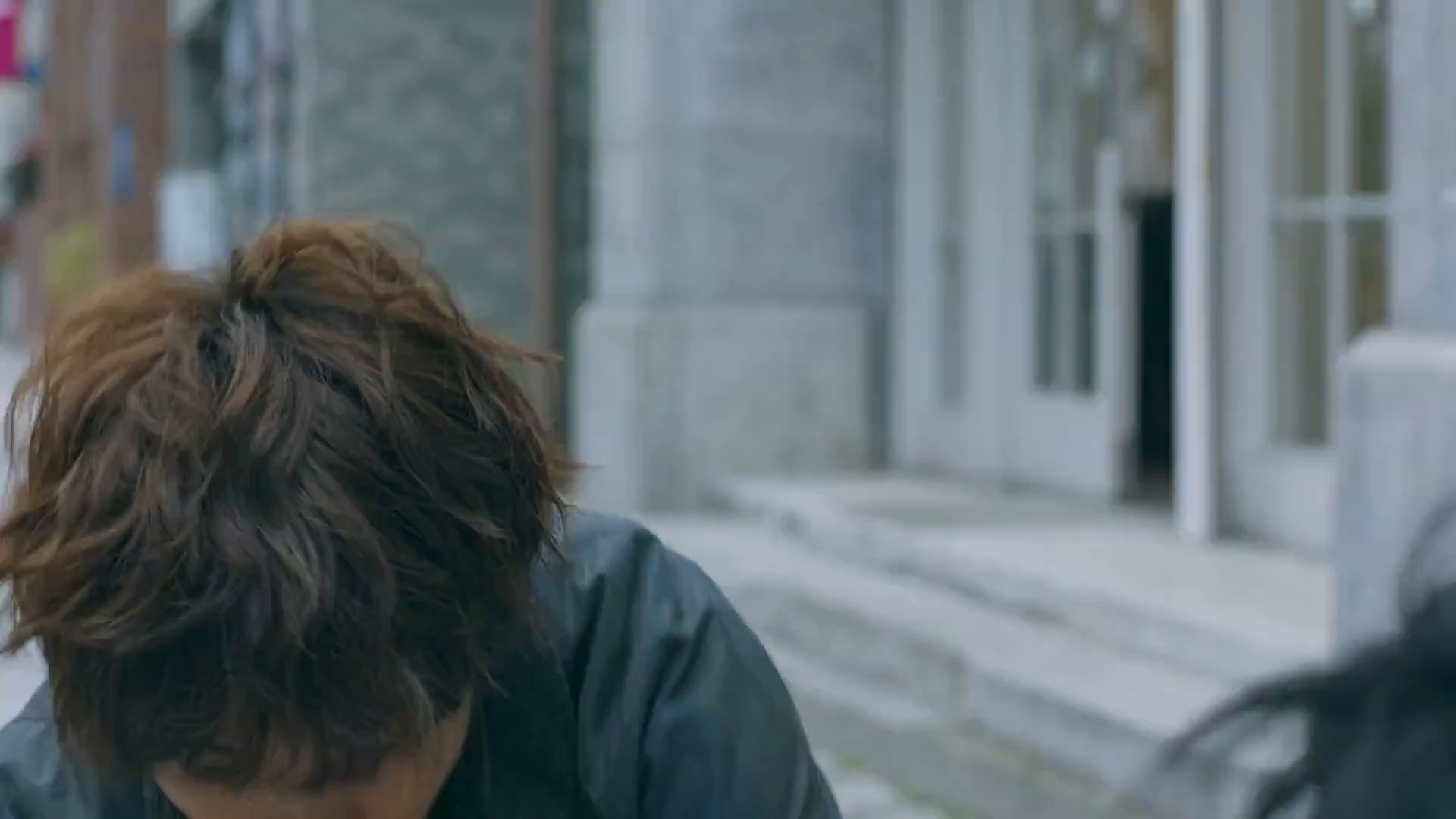 Hide from the Rain 8. - Videa