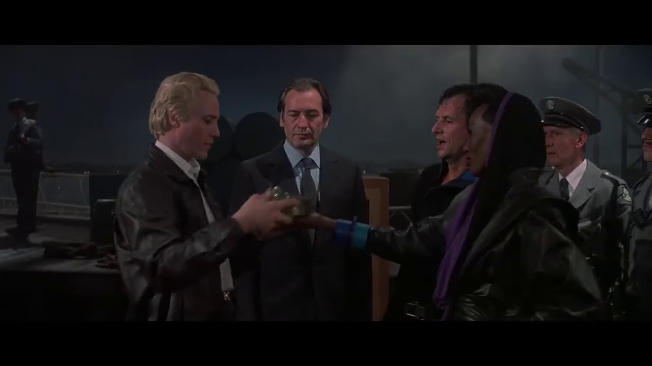 James Bond Halálvágta 1985 - Videa