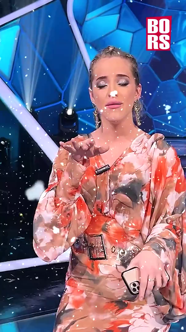 Karácsonyi hangulatba kerültek a Sztárban, alexa, carey, christmas - Videa