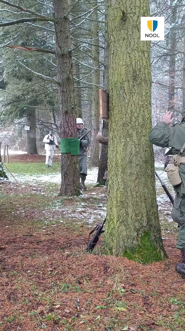 Háborús jelenetek elevenedtek meg Eresztvényben - Videa