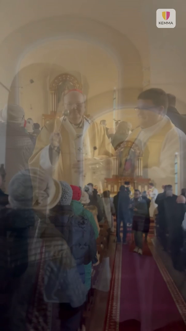 Erdő Péter áldotta meg a - Videa