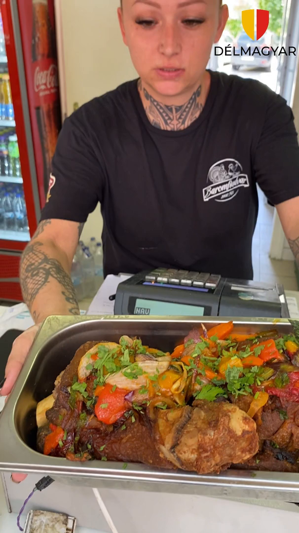 Mindenki pacalt eszik ezen a - Videa