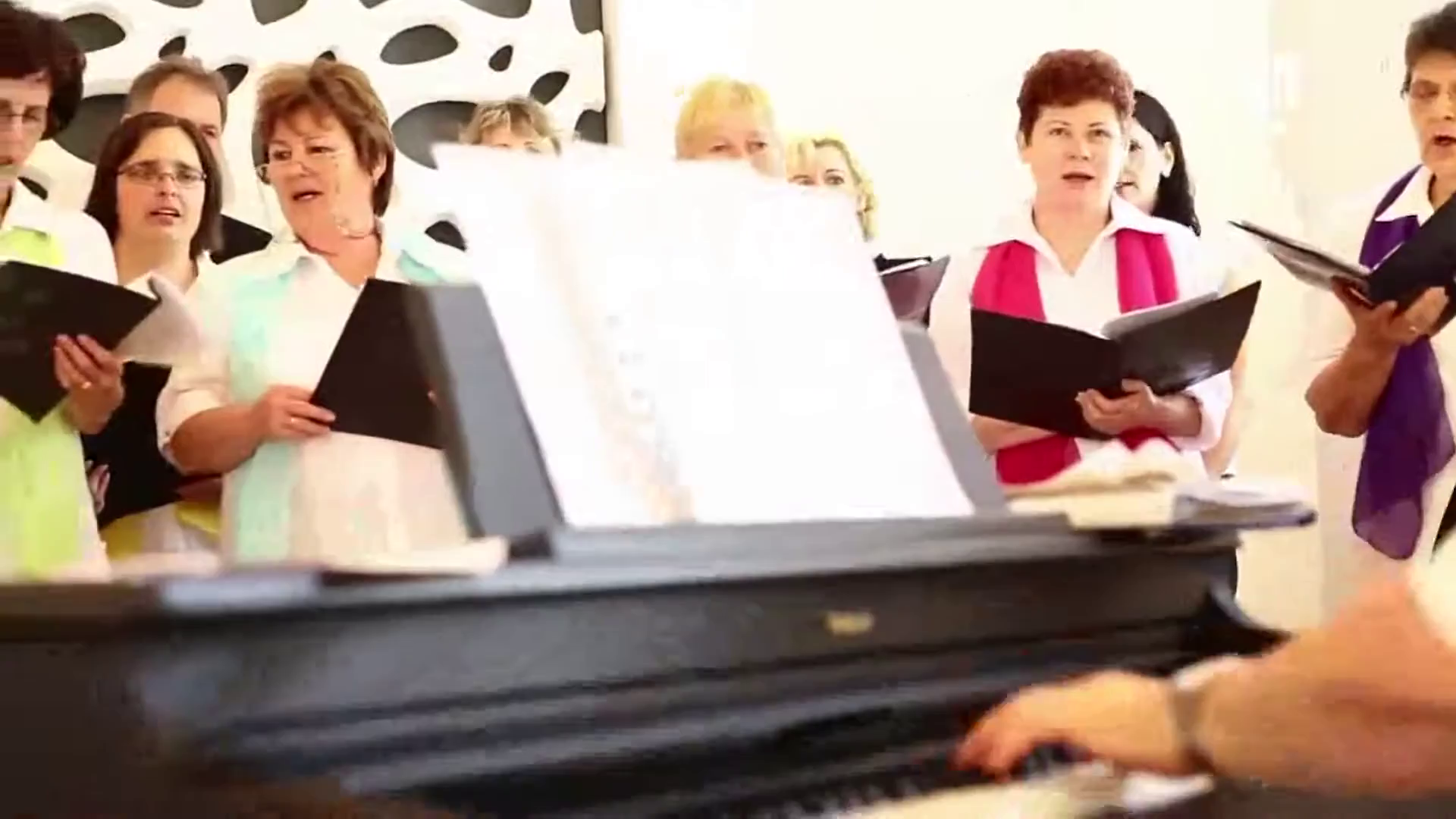 Semmelweis-napi ünnepség Fehérvár belvárosában, A kórház énekkarának ...