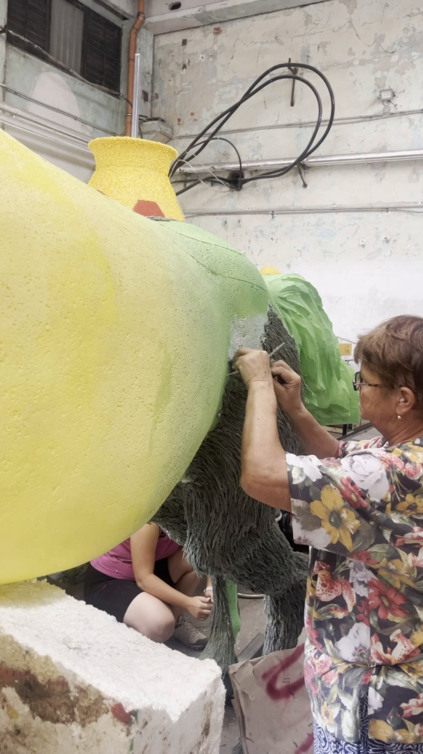 Így készülnek a kocsik Debreceni, debreceni virágkarnevál, kocsi ...